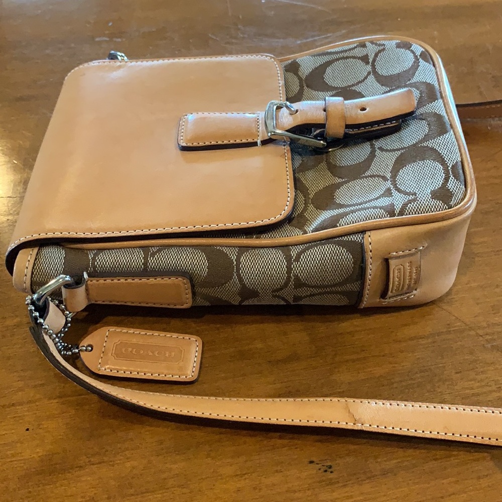 Coach Signature C Crossbody Bag In Camel Leather And … - Gem